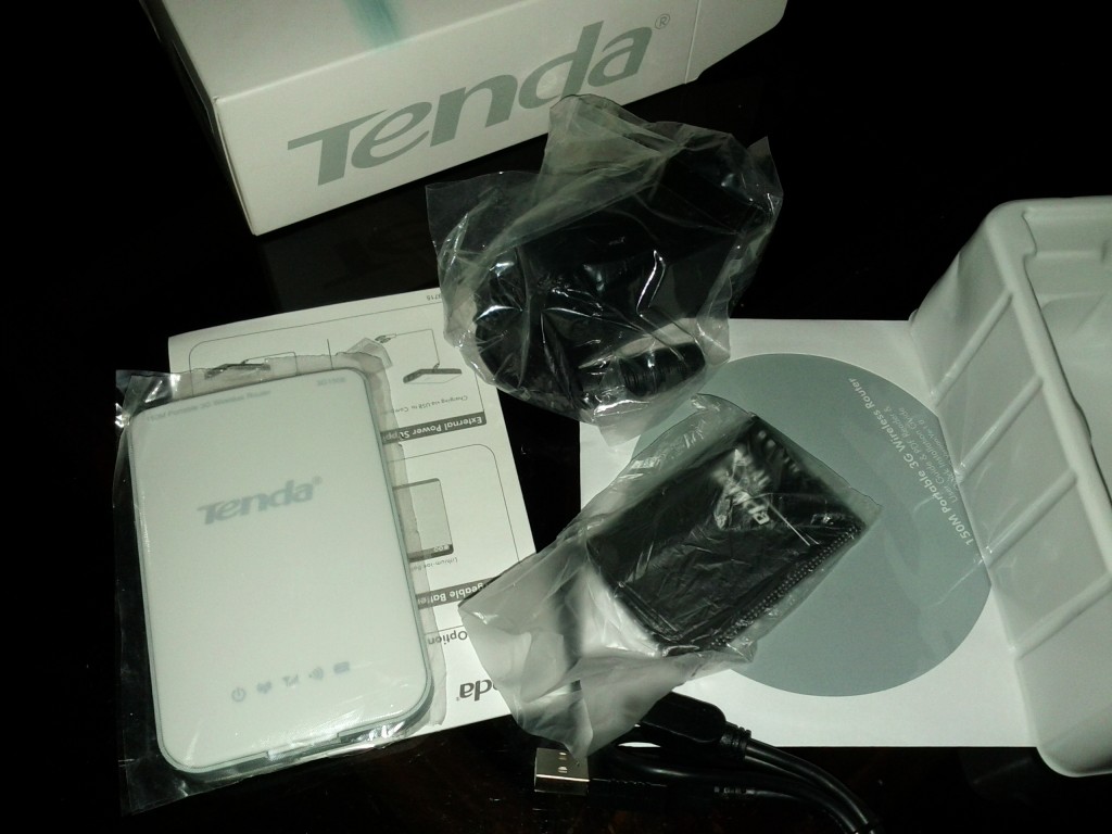 PTCL EVO device with Tenda Portable 3G wireless router with battery ...